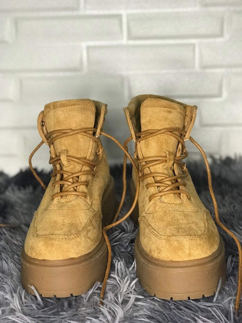 Forever 21 boots, Women's Fashion, Footwear, Boots on Carousell