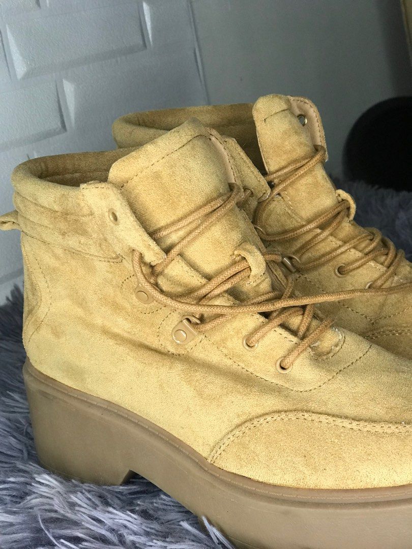 Forever 21 boots, Women's Fashion, Footwear, Boots on Carousell