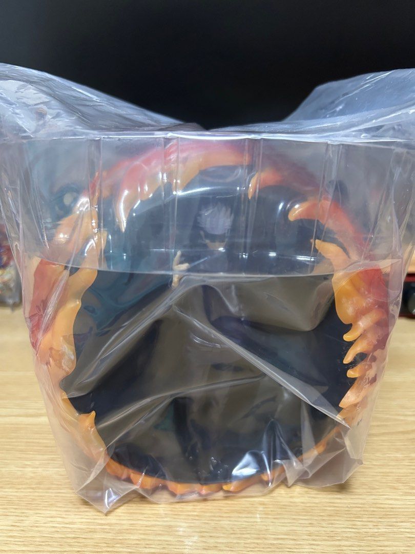 GoJo jujutsu kaisen Popcorn Bucket Japan, Hobbies & Toys, Toys & Games ...