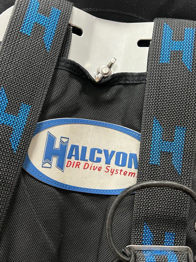Halcyon backplate/wing with freebies, Sports Equipment, Other Sports ...
