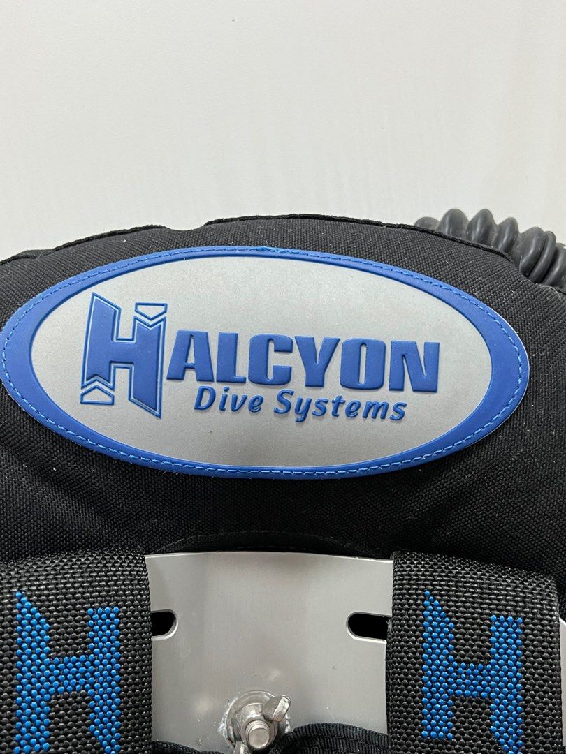 Halcyon backplate/wing with freebies, Sports Equipment, Other Sports ...
