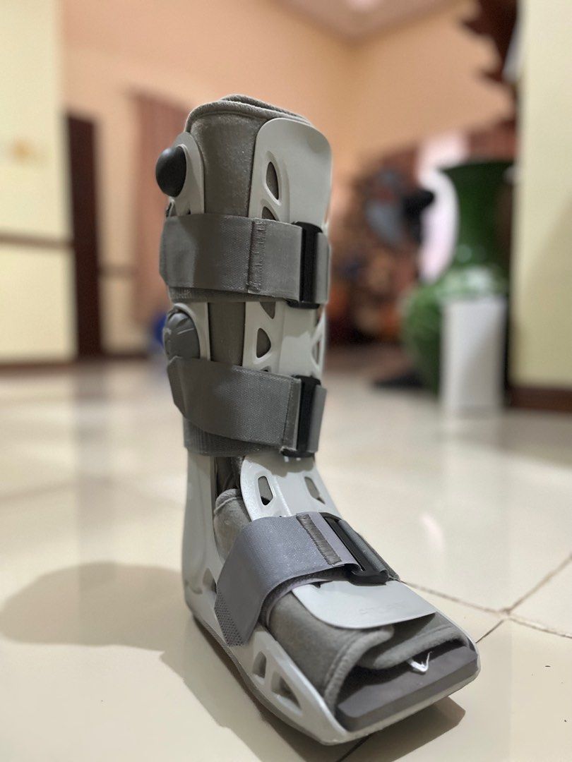 High Air Cast Boot - Original, Health & Nutrition, Braces, Support ...