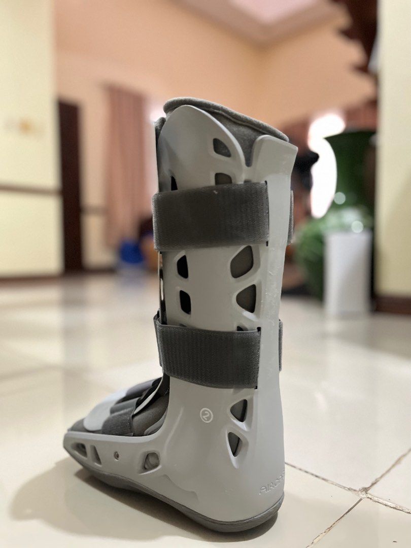 High Air Cast Boot - Original, Health & Nutrition, Braces, Support ...