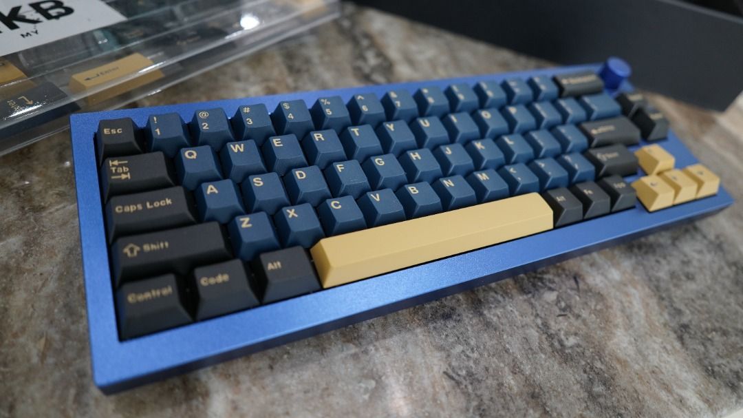 Keychron Q2 Navy Blue with Blue Samurai Keycaps, Computers & Tech ...