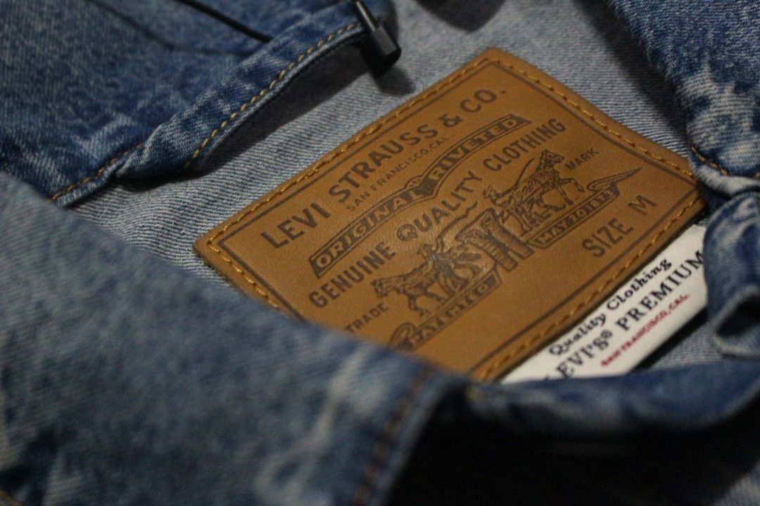 Levi's Modern Type 2 Trucker, Men's Fashion, Coats, Jackets and Outerwear on Carousell