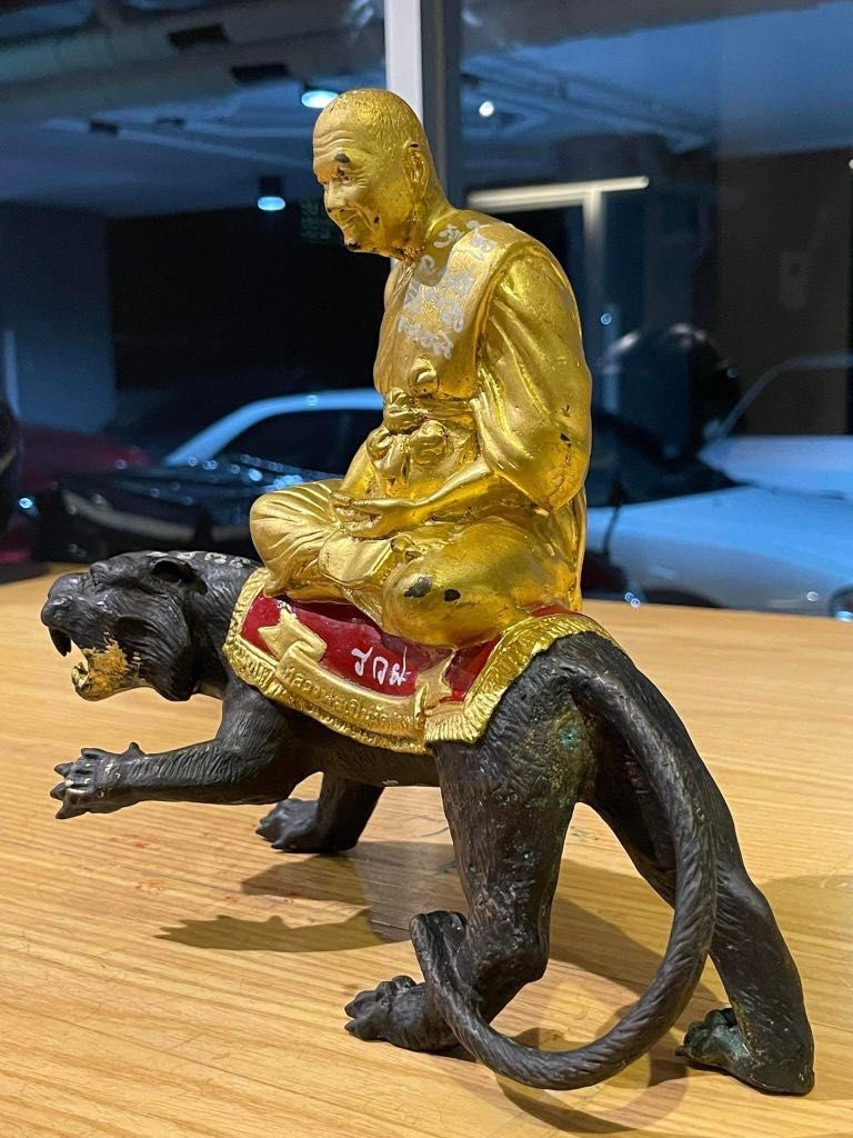 Luang Phor Phen Site tiger Bucha Be2542 Wat Bang Phra GNsss, Hobbies & Toys, Memorabilia ...
