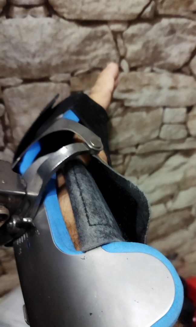 Mechatecter right hand Bowling wrist guard or bowling hand wrister ...