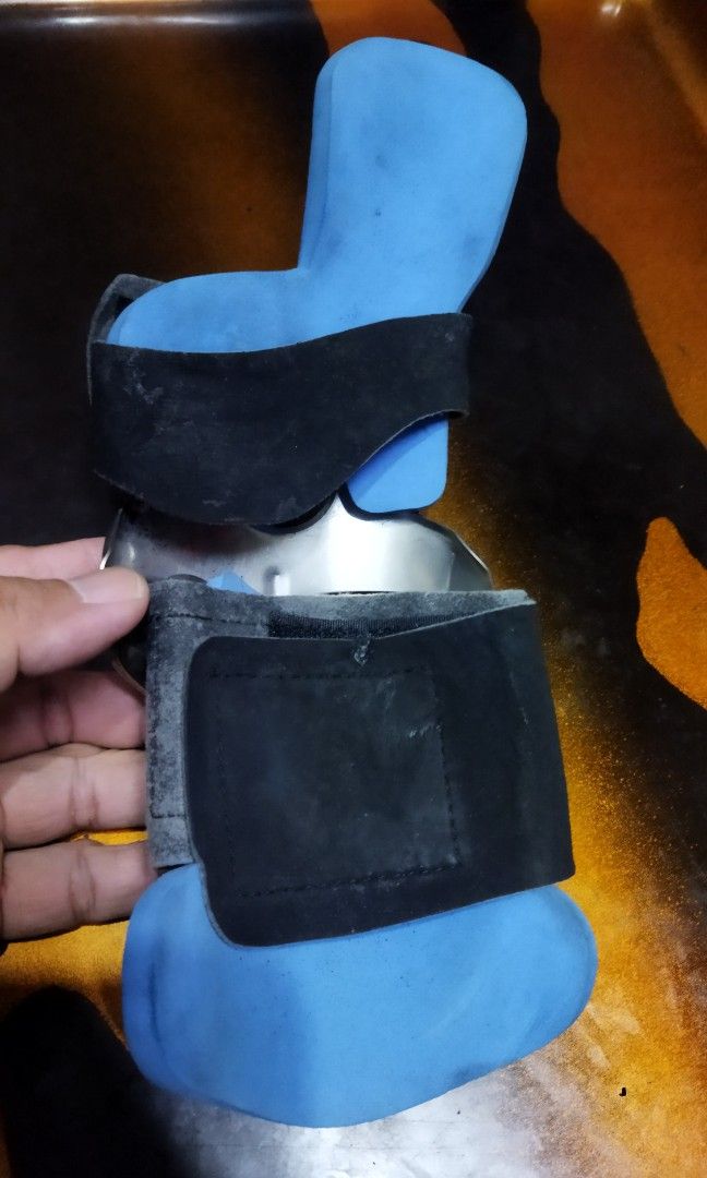 Mechatecter right hand Bowling wrist guard or bowling hand wrister ...