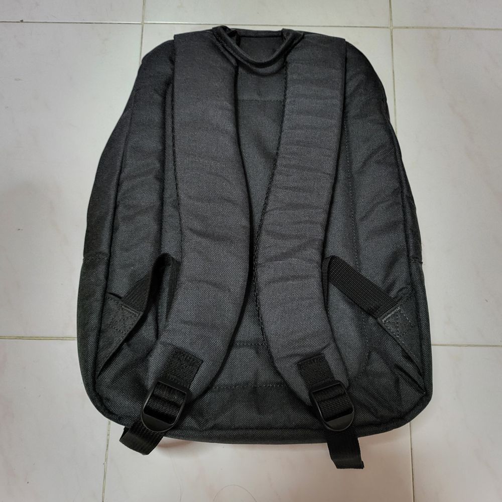 Meet any MRT, Laptop bag pack for able to put 15inch laptop, brand new ...