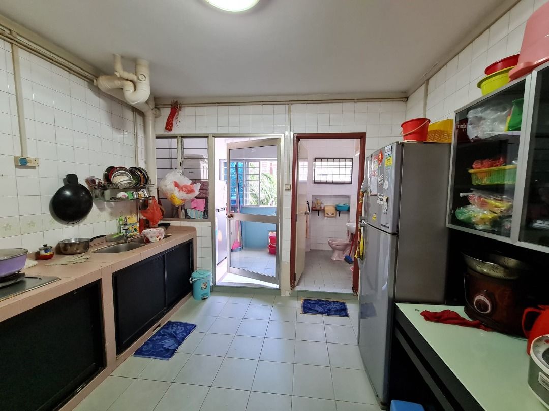 Mid-Floor 4a HDB unit w Squarish layout and Quiet facing, Property, For ...