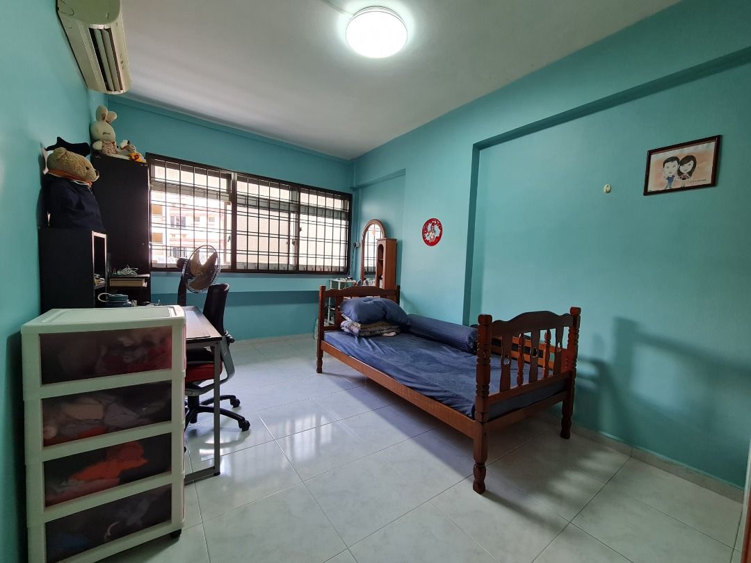 Mid-Floor 4a HDB unit w Squarish layout and Quiet facing, Property, For ...