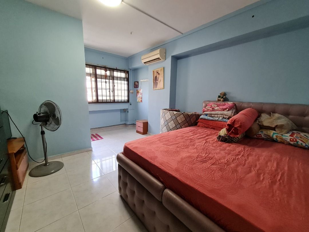 Mid-Floor 4a HDB unit w Squarish layout and Quiet facing, Property, For ...