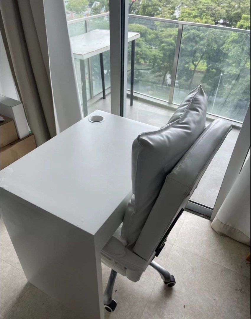 study desk, Furniture & Home Living, Outdoor Furniture on Carousell