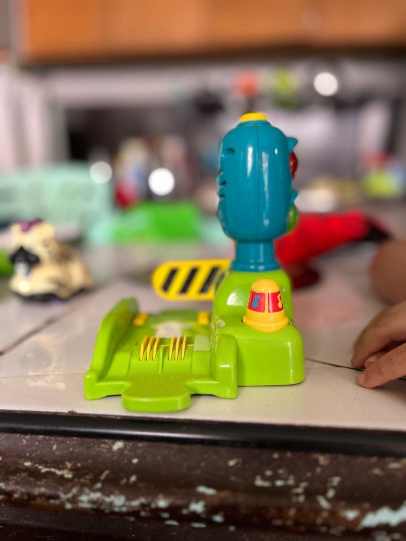 TOOT TOOT DRIVERS TRAFFIC TRACKS, Hobbies & Toys, Toys & Games on Carousell