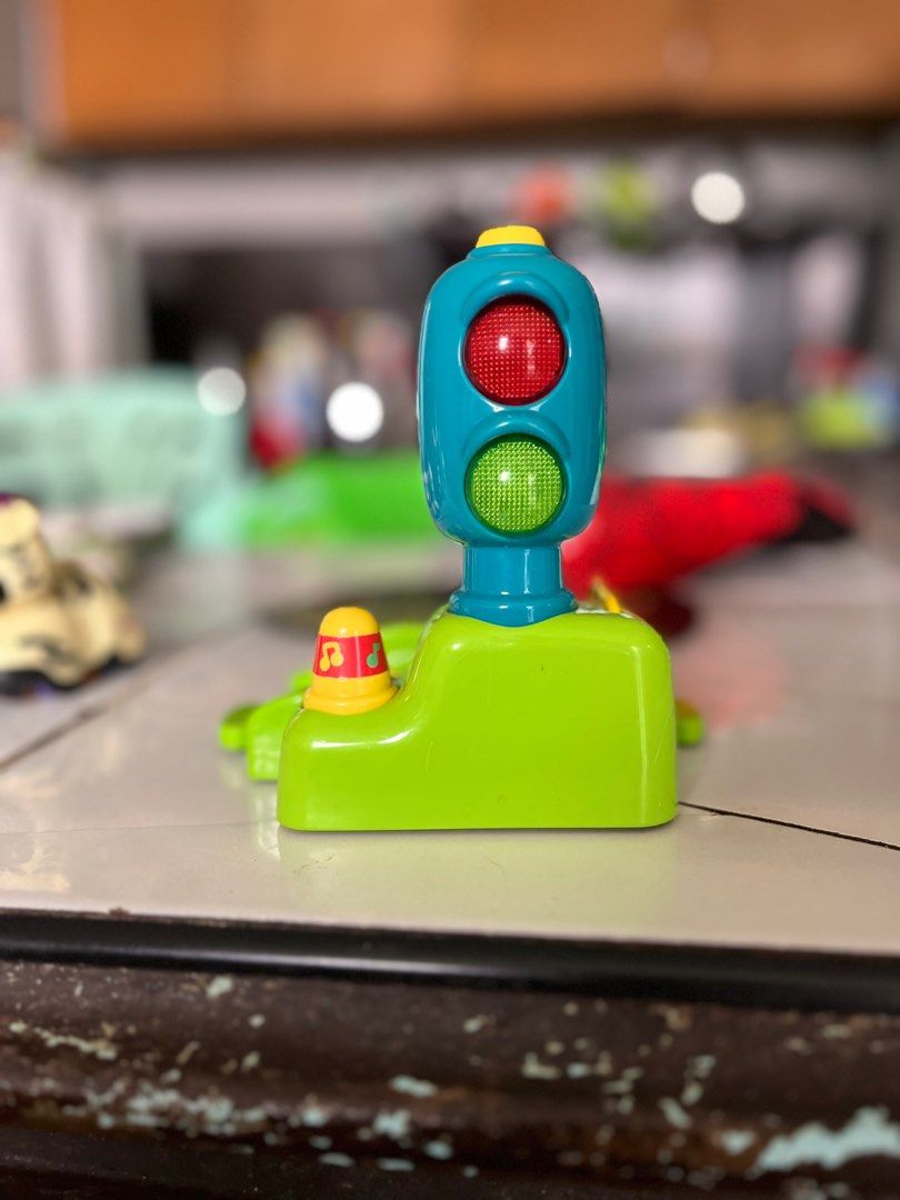 TOOT TOOT DRIVERS TRAFFIC TRACKS, Hobbies & Toys, Toys & Games on Carousell