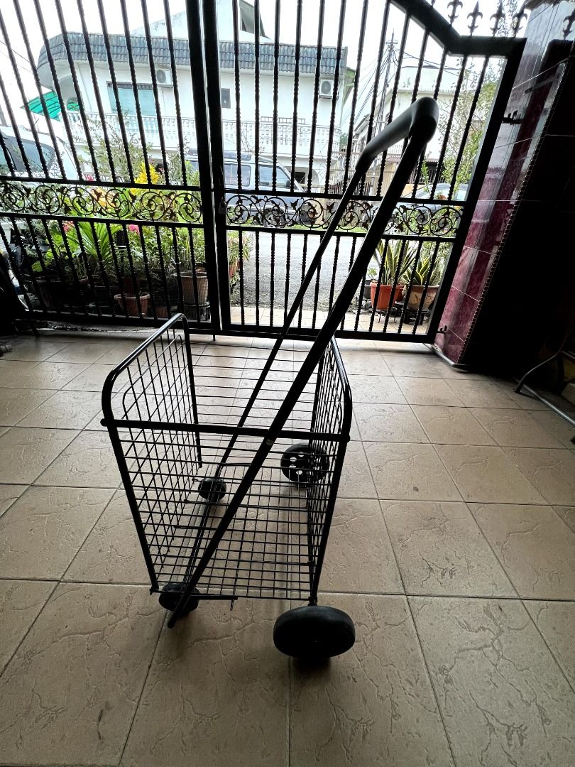 Troli Barang Pasar, Furniture & Home Living, Outdoor Furniture on Carousell