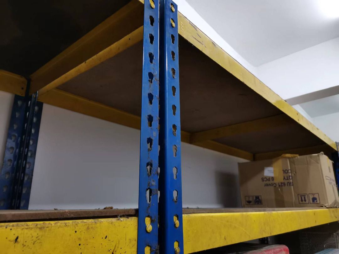 Used Heavy Duty Boltless Rack Blue Yellow Rack Cabinets Warehouse ...