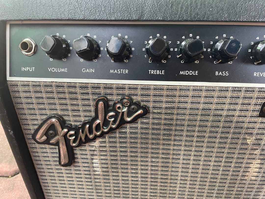 Small Vintage Fender amp, Hobbies & Toys, Music & Media, Musical ...