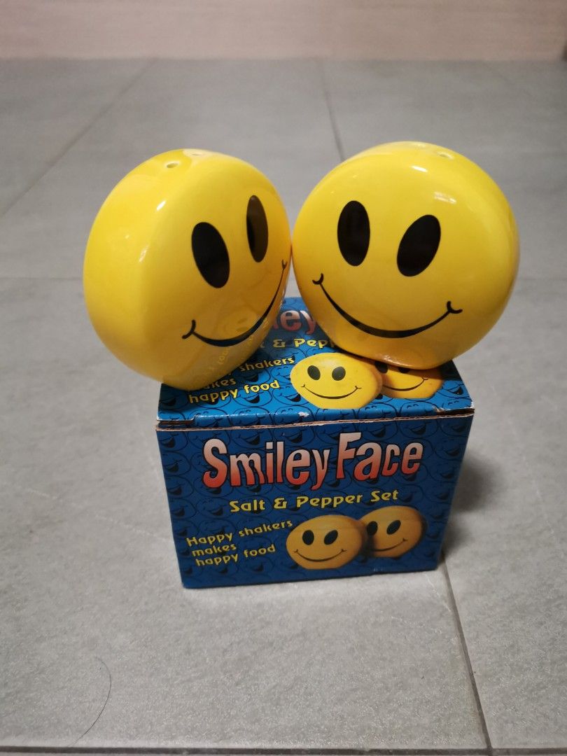 Vintage Smiley Face Salt and Pepper shaker, Furniture & Home Living ...