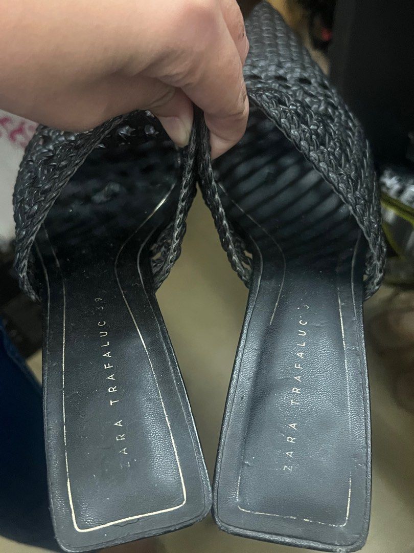 Zara Black weave mule, Women's Fashion, Footwear, Flats & Sandals on Carousell