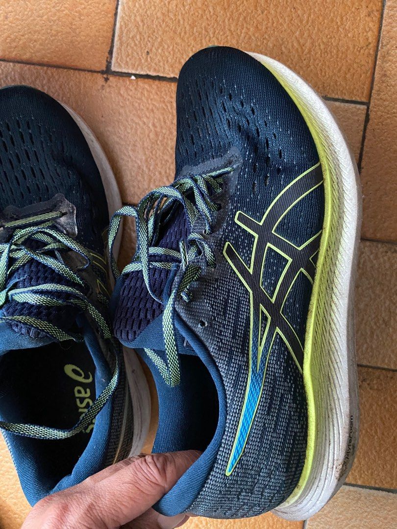 ASICS running shoes, Men's Fashion, Footwear, Sneakers on Carousell