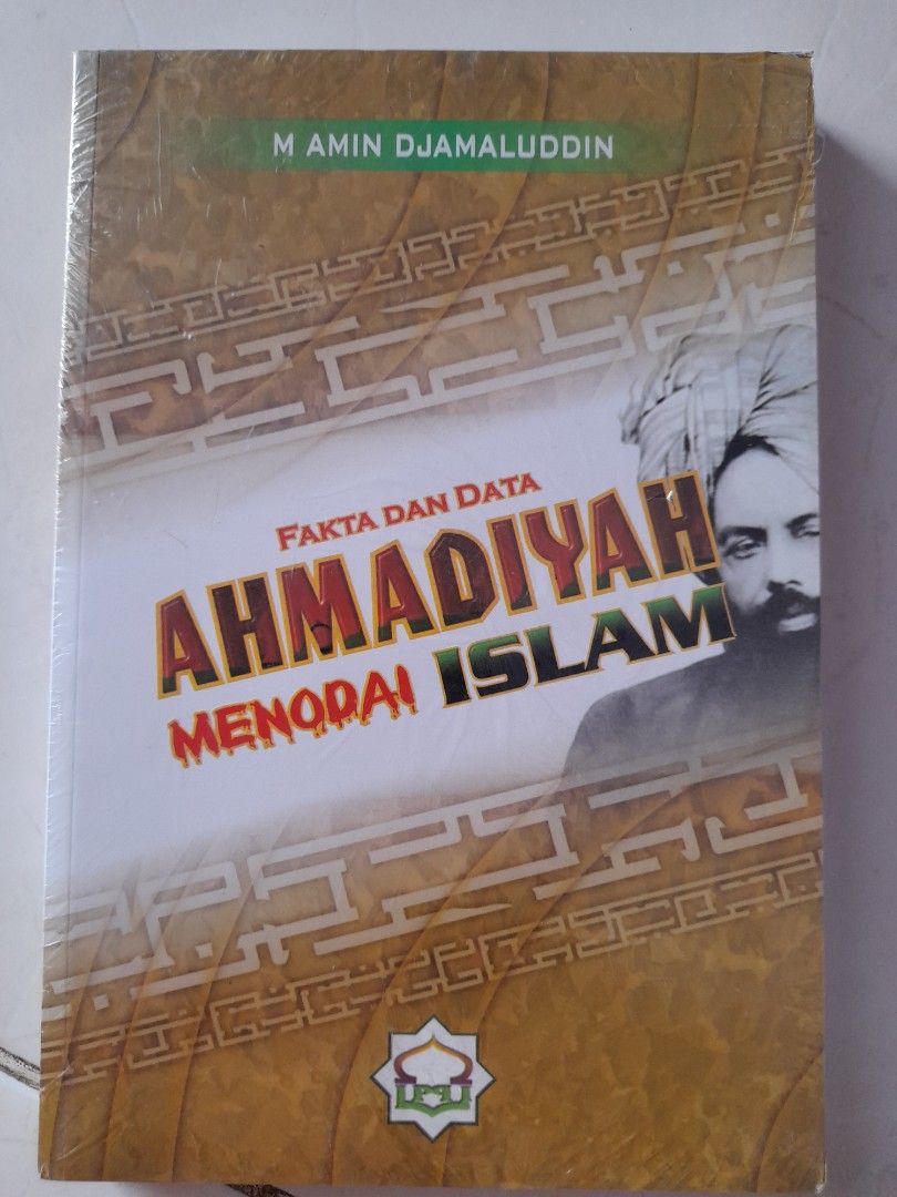 Buku Ahmadiah menodai islam, Buku & Alat Tulis, Buku di Carousell