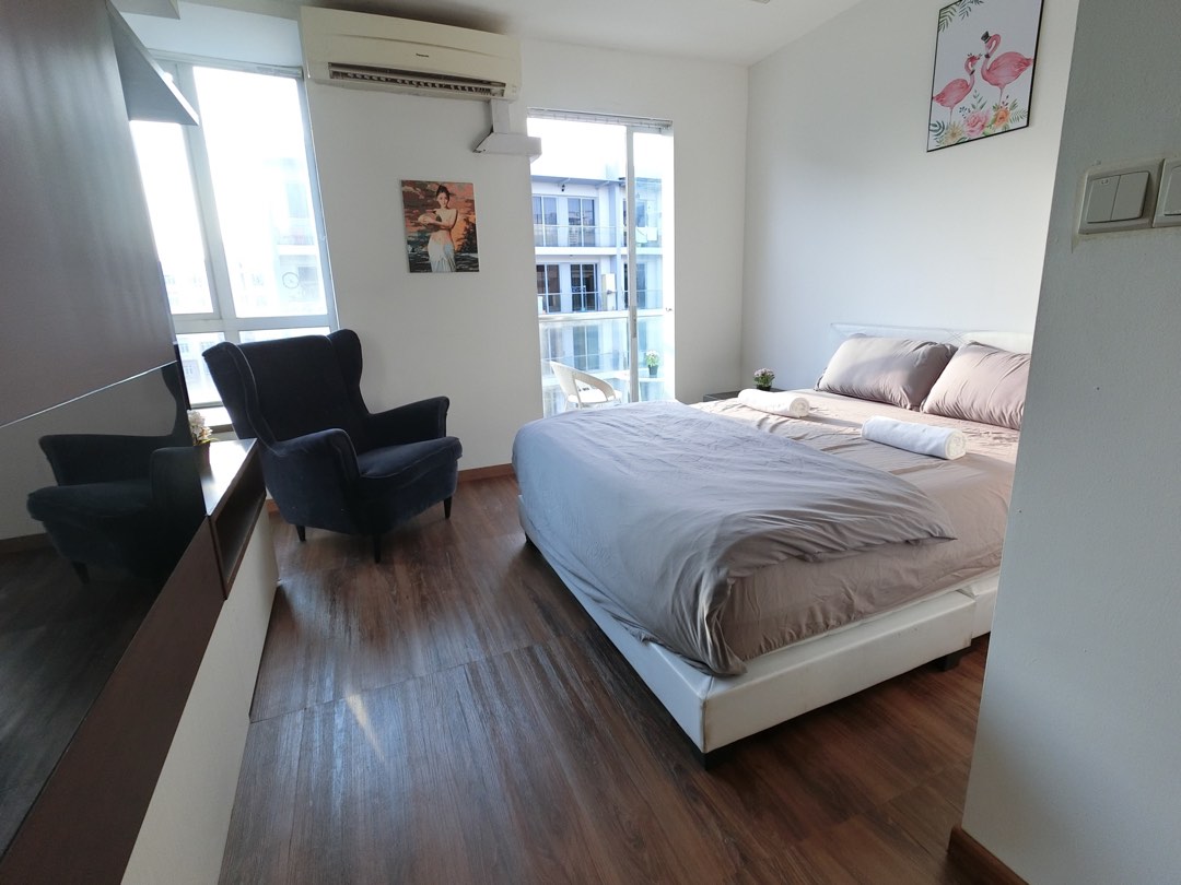 Common room & master room private lift unit @ Geylang, Property ...