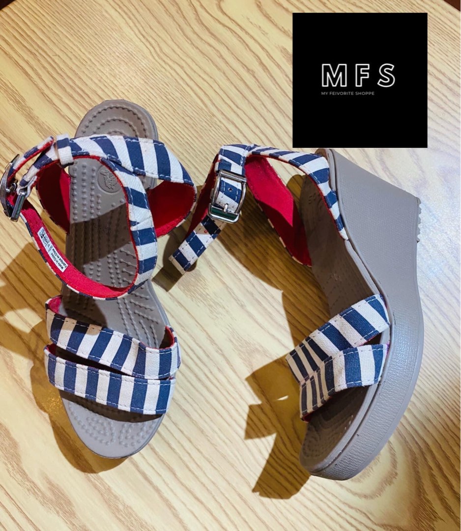 CROCS Leigh II Wedge, Women's Fashion, Footwear, Wedges on Carousell