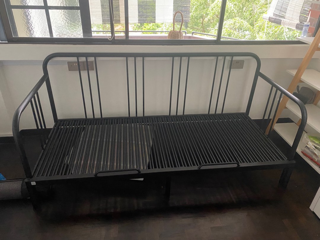 DayBed - extendable bed frame, Furniture & Home Living, Furniture, Bed ...