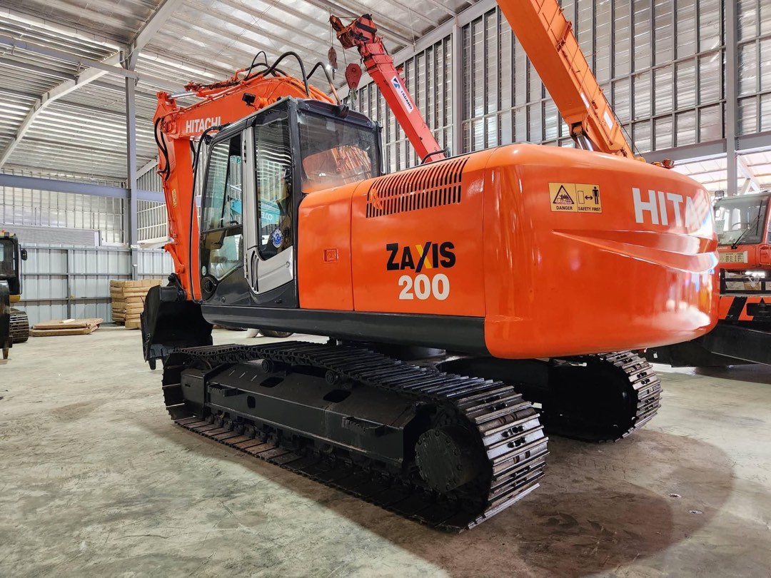 Hitachi ZX200-3 with Breakerline .75 cubic, Special Vehicles, Heavy ...