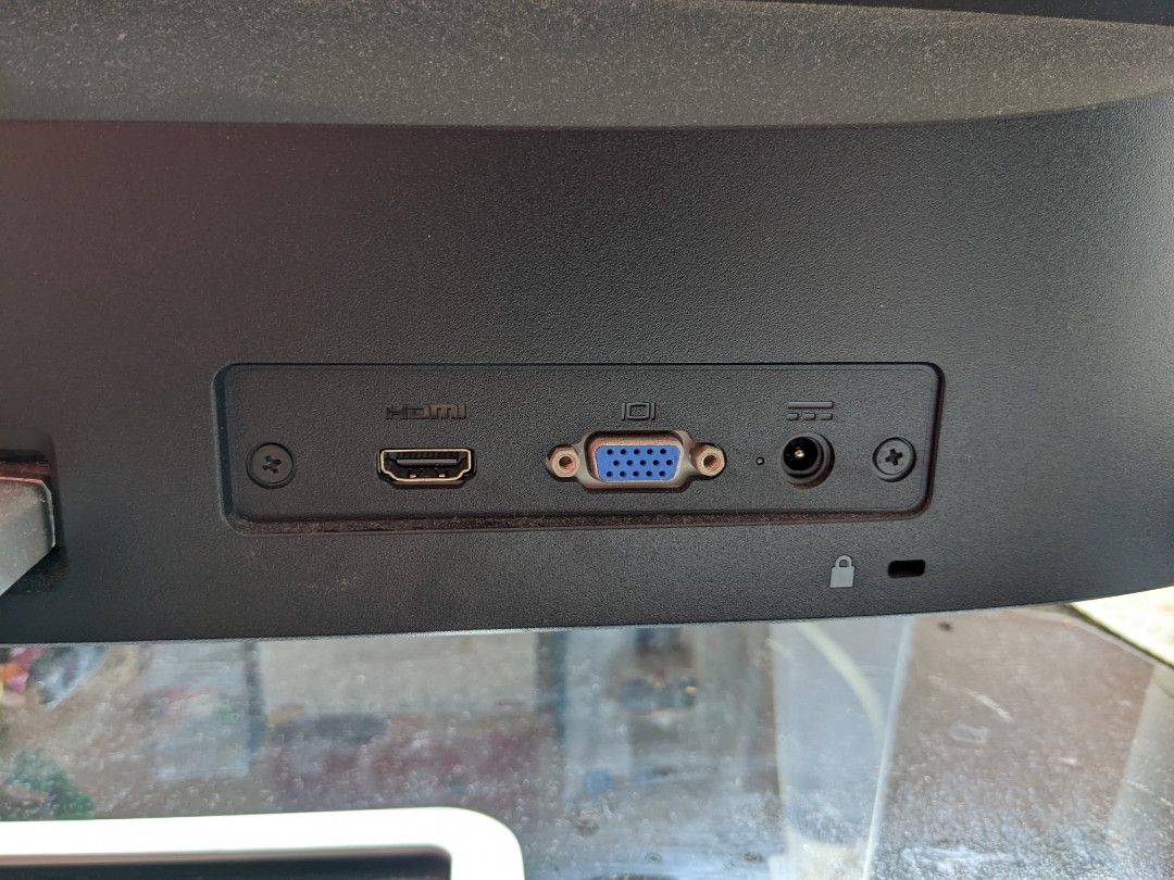 HP 22es Monitor, Computers & Tech, Desktops on Carousell