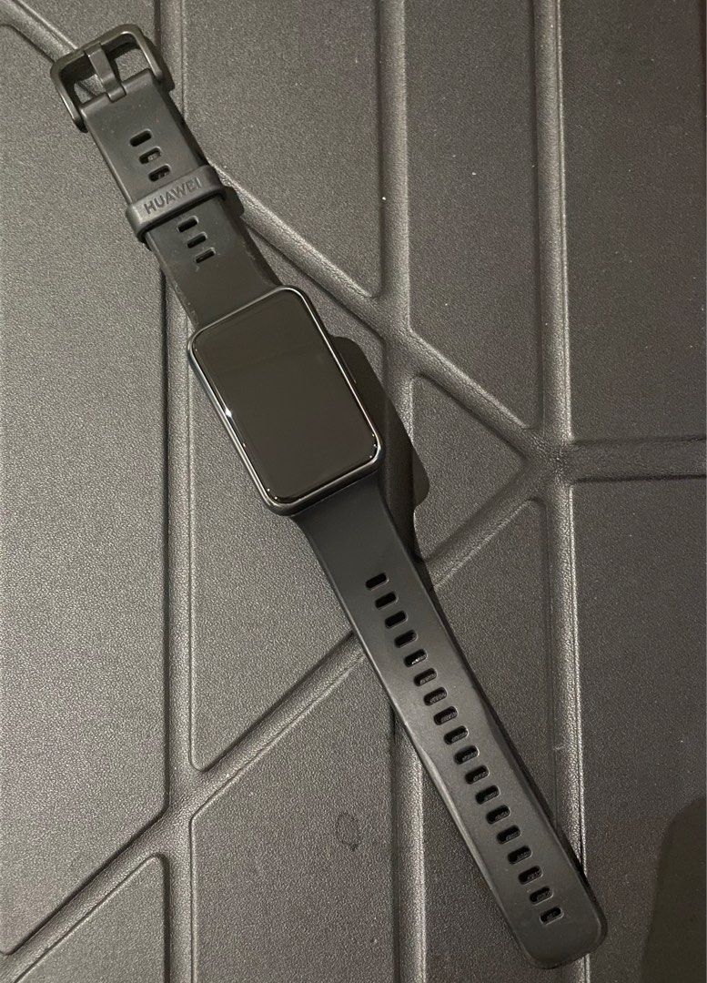 Huawei fit smartwatch, Mobile Phones & Gadgets, Wearables & Smart ...