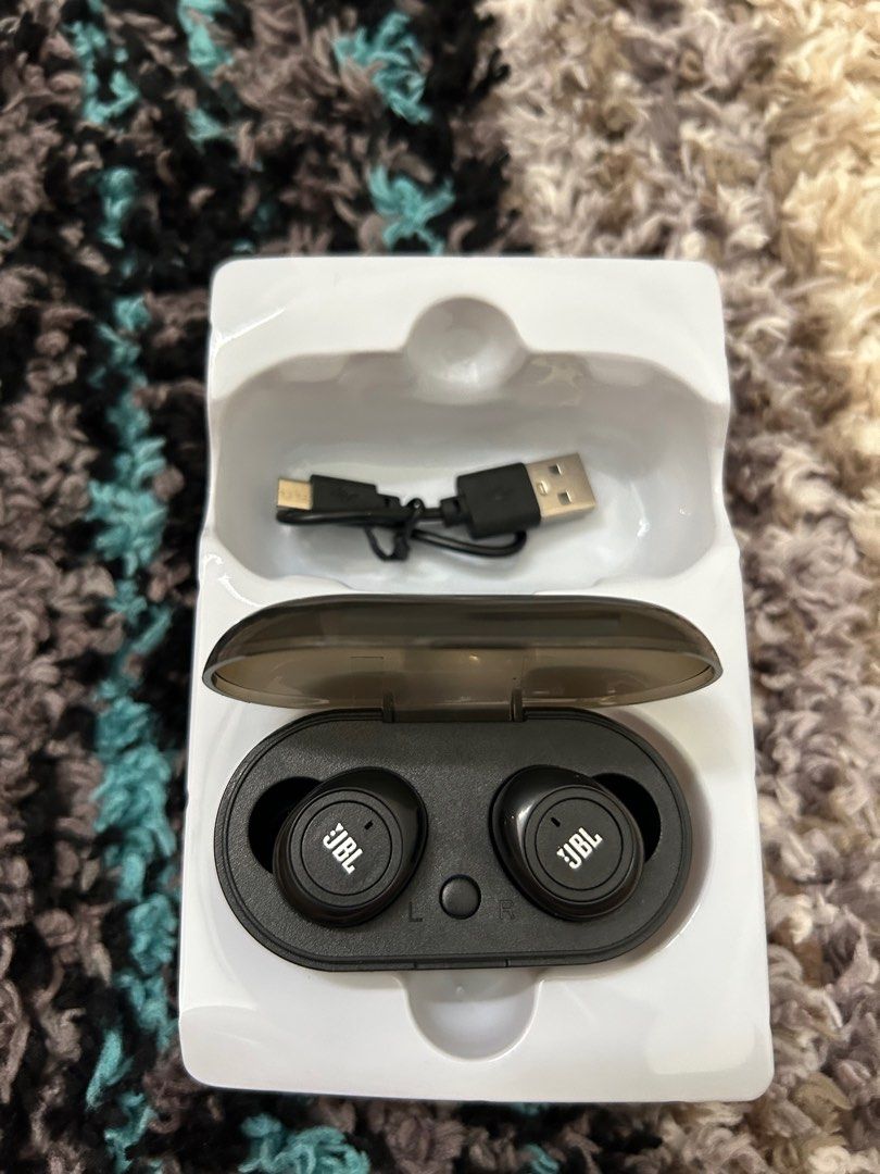 JBL wireless in ear-headphones TWS5, Audio, Earphones on Carousell