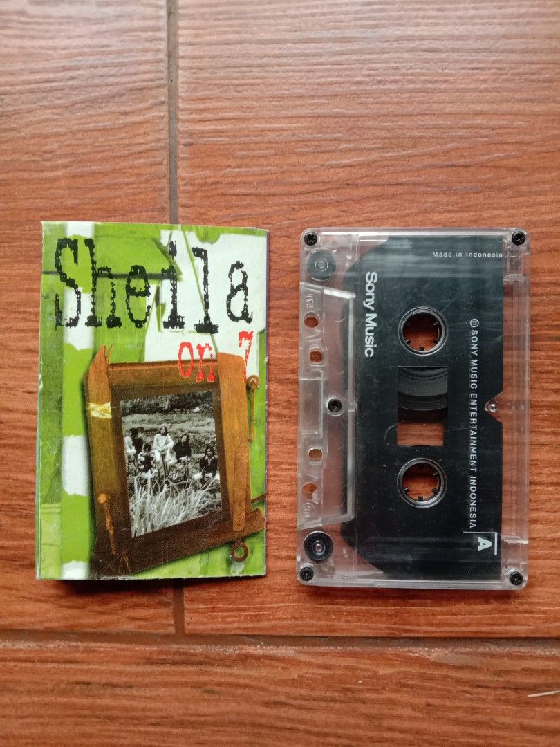 Kaset pita so7 sheila on seven album pertama, Musik & Media, CD, DVD ...