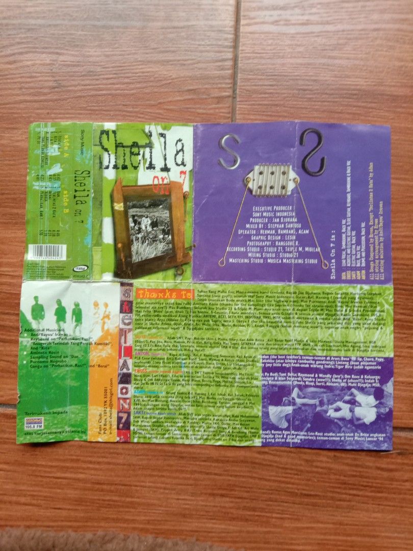 Kaset pita so7 sheila on seven album pertama, Musik & Media, CD, DVD ...