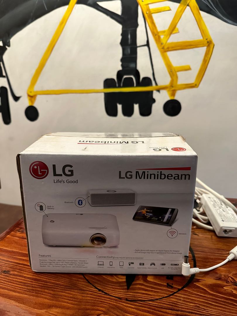 Lg projector model ph 550, TV & Home Appliances, TV & Entertainment ...