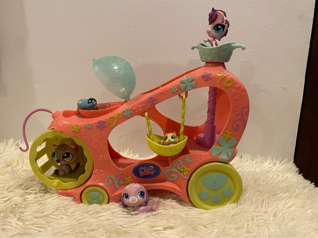 Littlest Pet Shop Car with figures, Hobbies & Toys, Toys & Games on ...