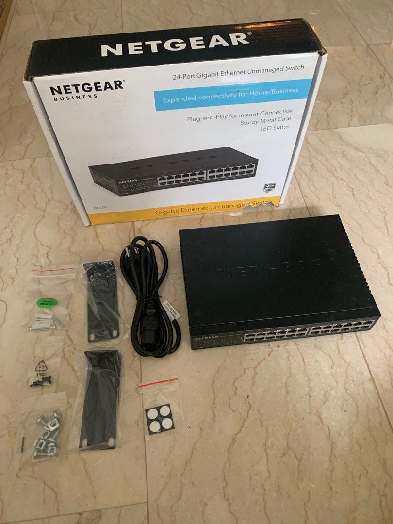 Netgear GS324 24-port Gigabit Ethernet Unmanaged Switch, Computers ...