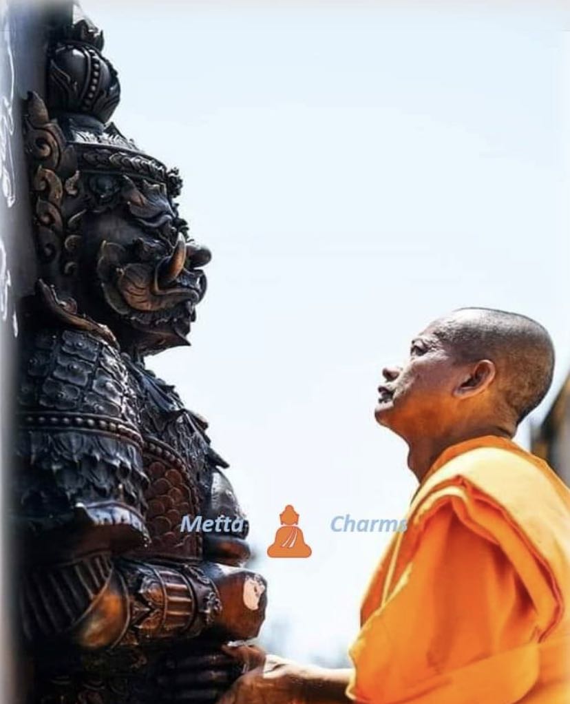 Phra Yant Wat Chulamanee, Hobbies & Toys, Memorabilia & Collectibles ...