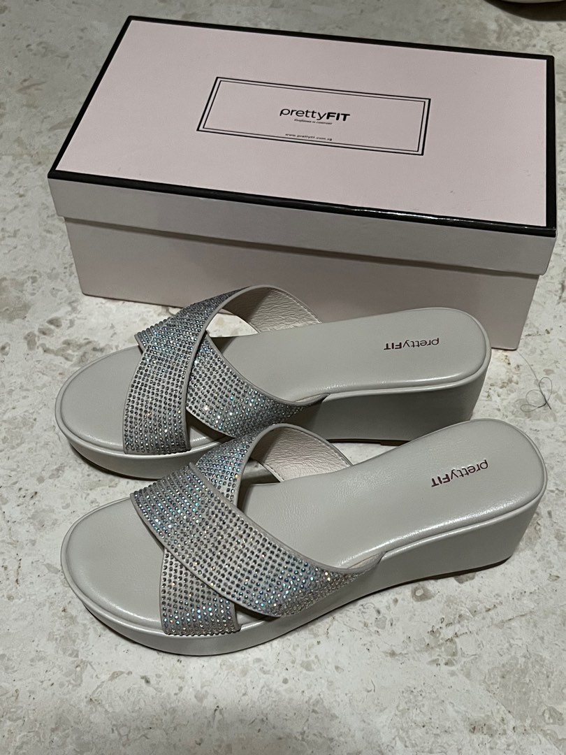 Pretty fit wedges, Women's Fashion, Footwear, Wedges on Carousell