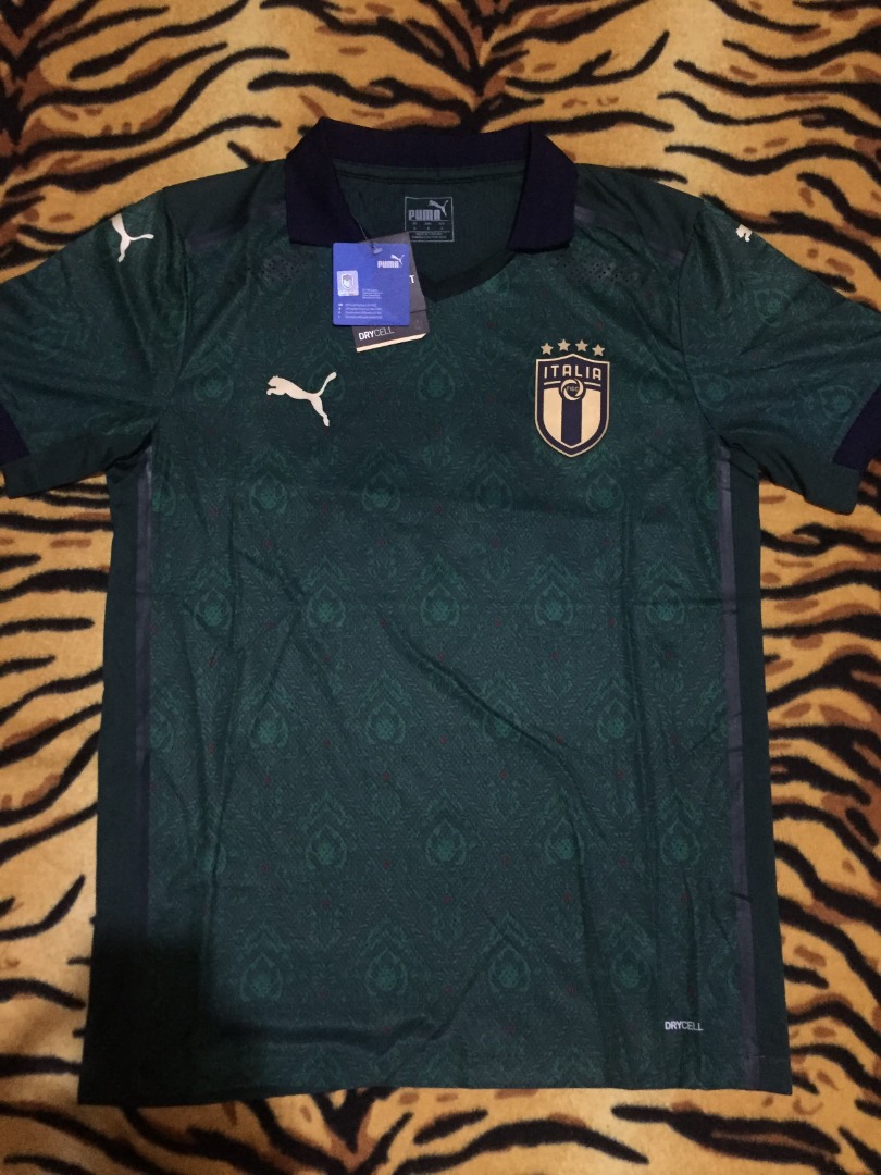 Puma Italy Retro Football Jersey, Men's Fashion, Tops & Sets, Tshirts ...