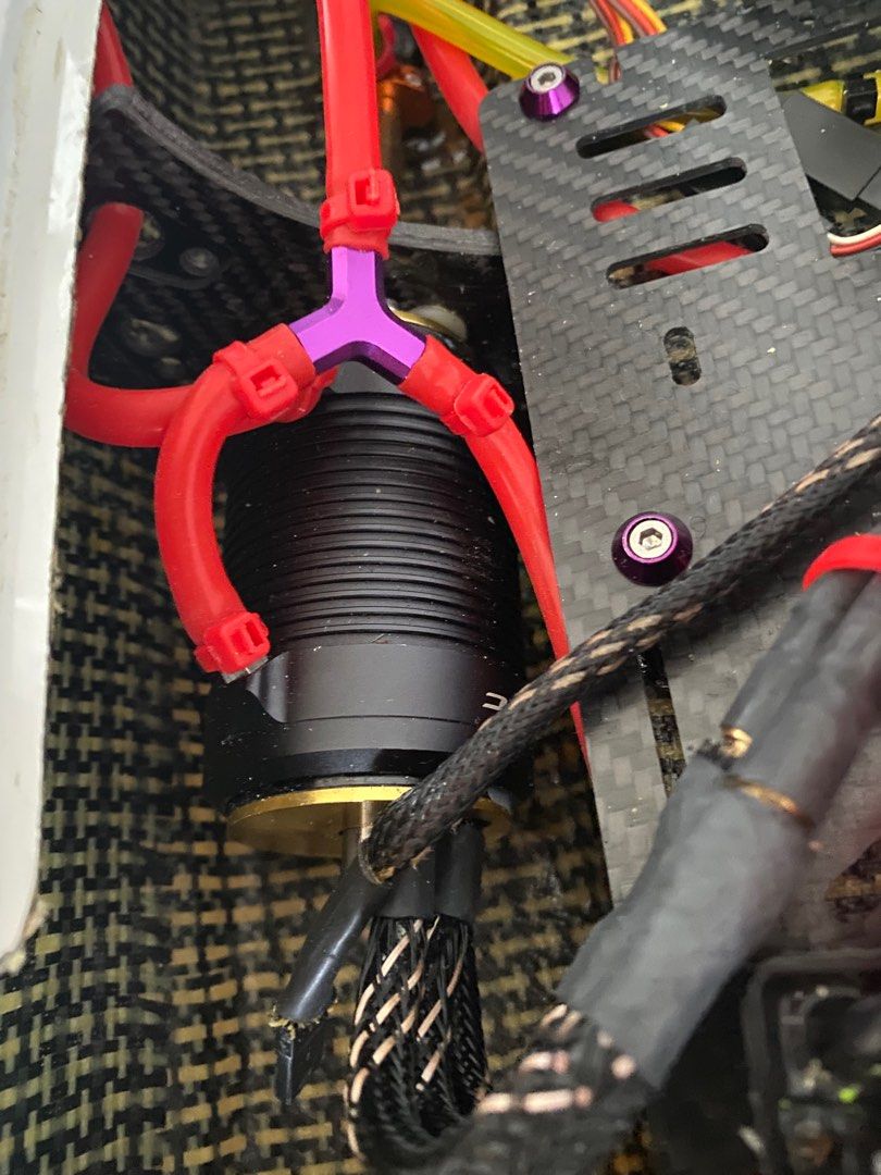 Rc boat - MHZ Mystic 114 brushless rc boat, Hobbies & Toys, Toys ...