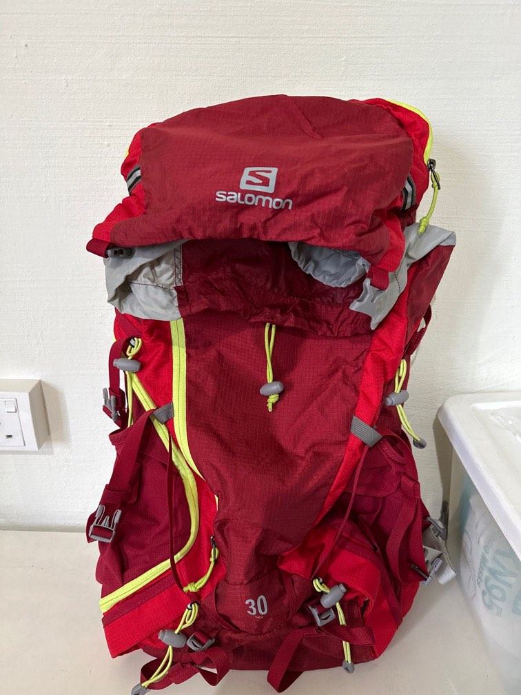 Salomon 30L Hiking Backpack, Women's Fashion, Bags & Wallets, Backpacks ...