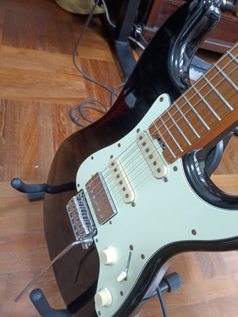 Schecter nick Johnston diamond series hss strat, Hobbies & Toys, Music ...