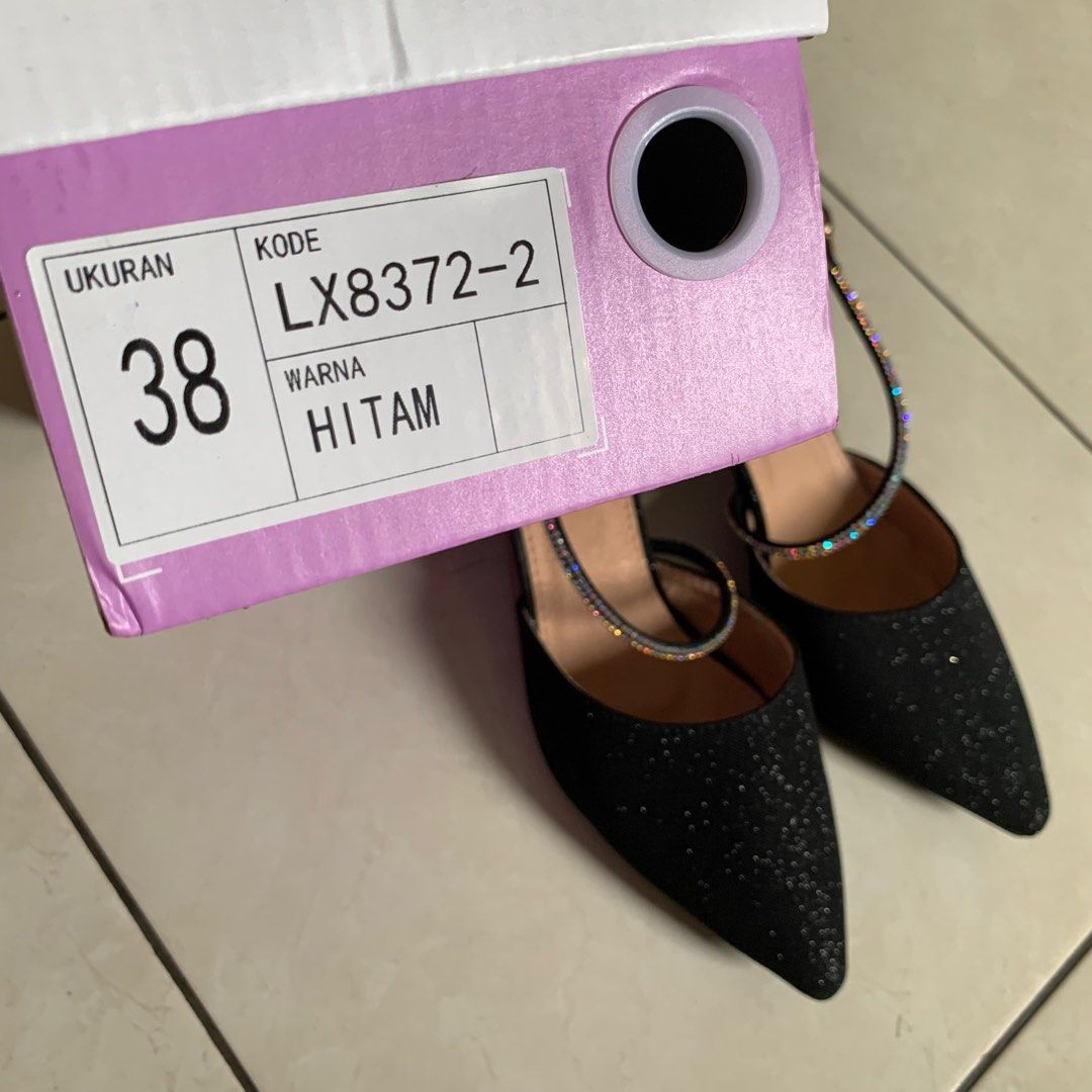 Sepatu heels kondangan wisuda, Fesyen Wanita, Sepatu di Carousell