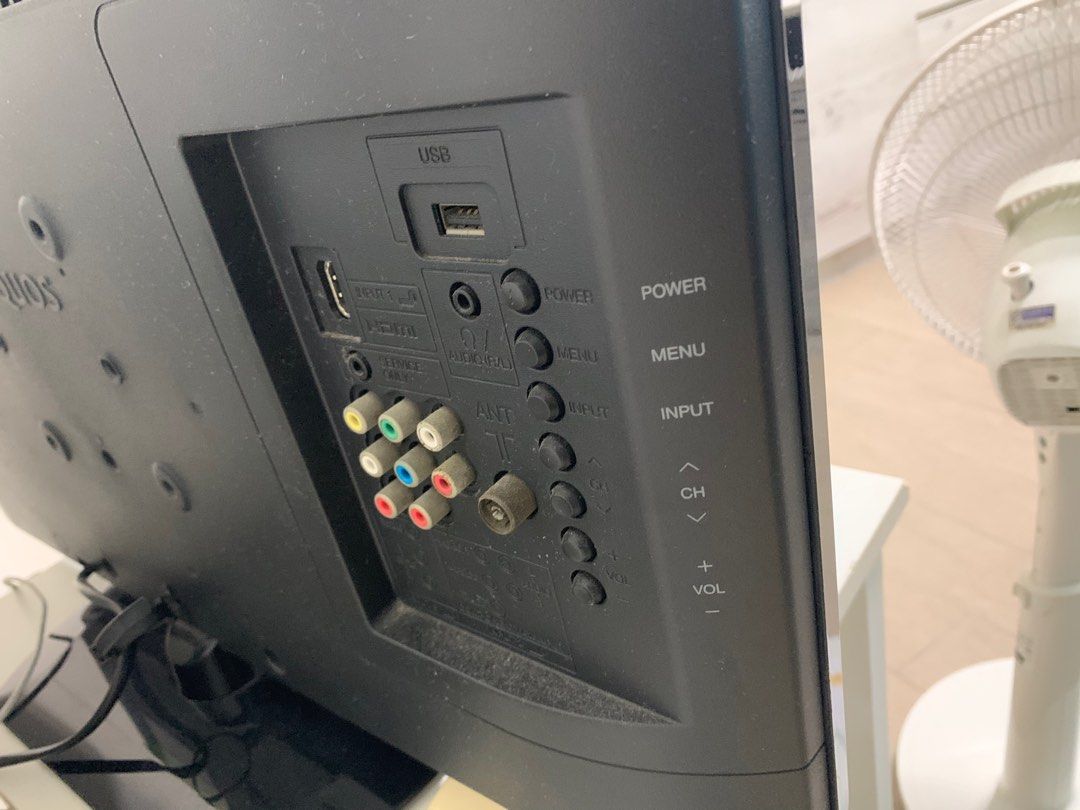 Sharp AQUOS 24 inch LED TV, TV & Home Appliances, TV & Entertainment ...