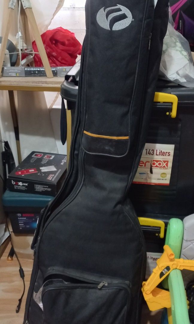 Stagg 5 String Electric Bass Guitar Hobbies And Toys Music And Media