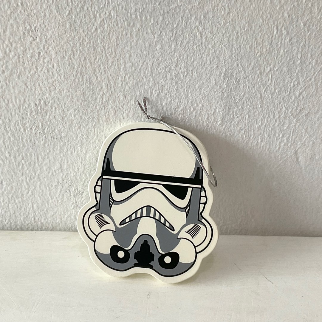 TYPO Star Wars stormtrooper koleksi Helmet series Black White Logo ...