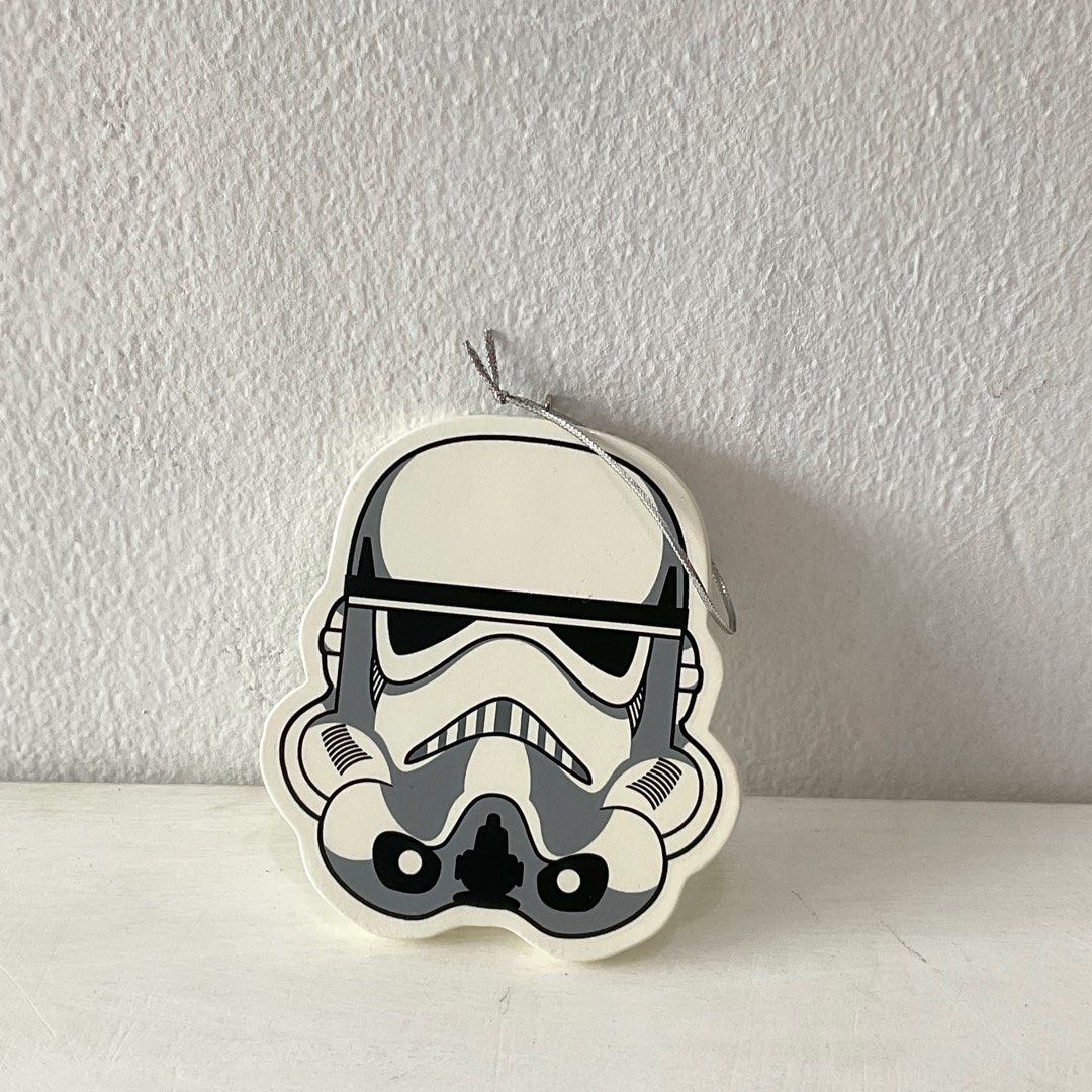 TYPO Star Wars stormtrooper koleksi Helmet series Black White Logo ...