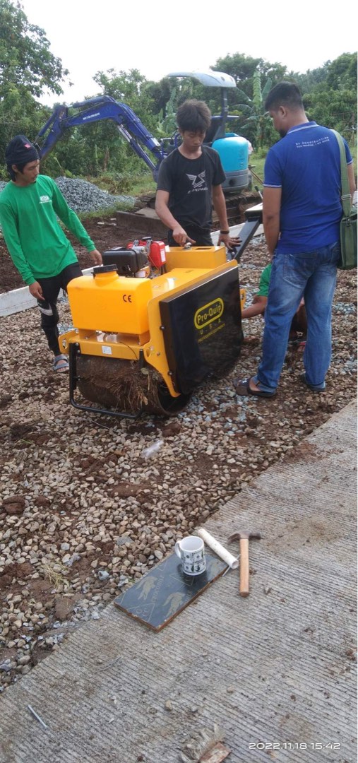 Walk Behind Vibratory Roller (Mini Pison), Commercial & Industrial ...